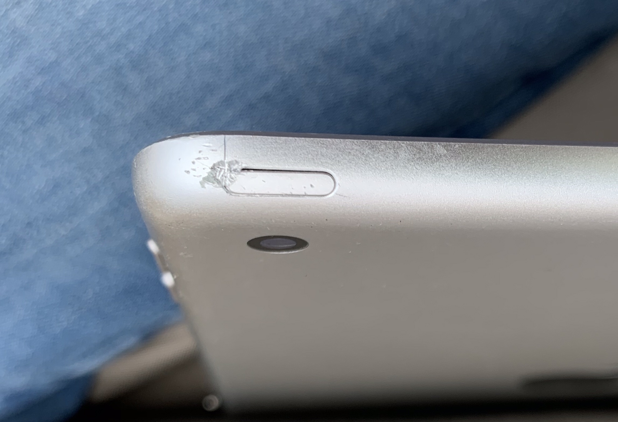 iPad dropped on hard floor - power button stuck - Netbooks, PDA and Phones - EduGeek.net